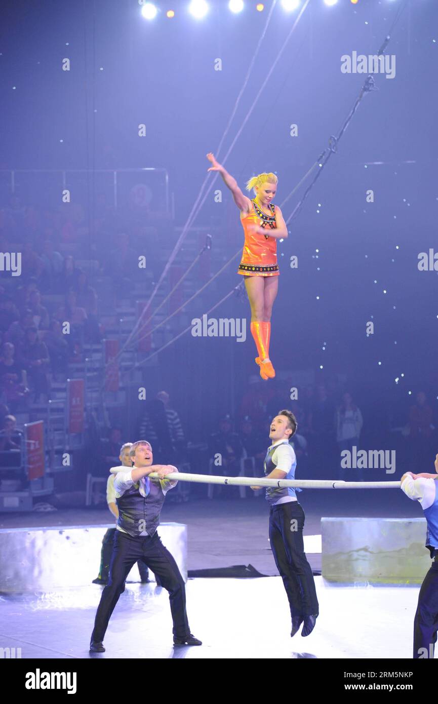 Russian acrobats hi-res stock photography and images - Alamy