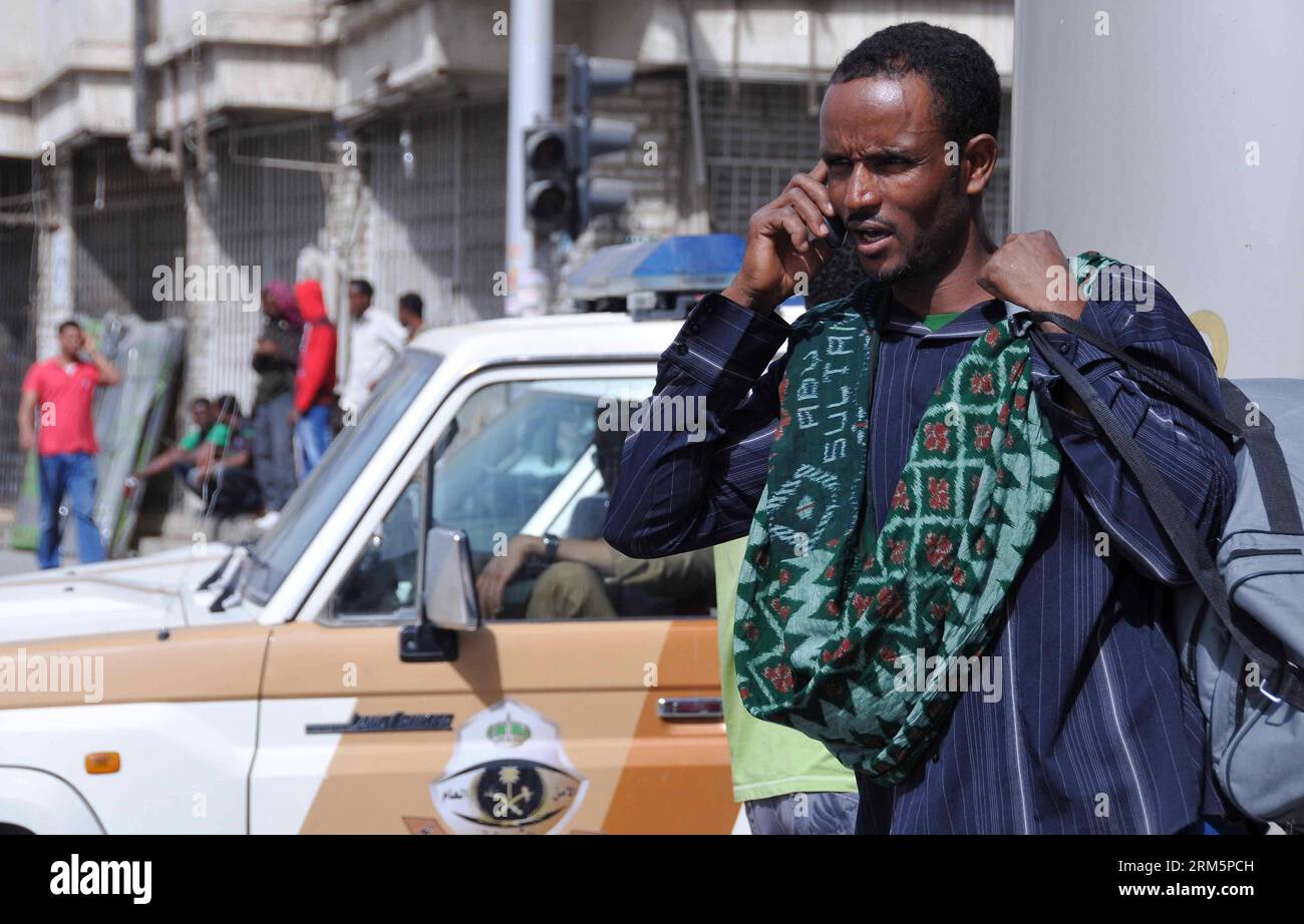 Saudi arabia foreign worker hi-res stock photography and images - Alamy