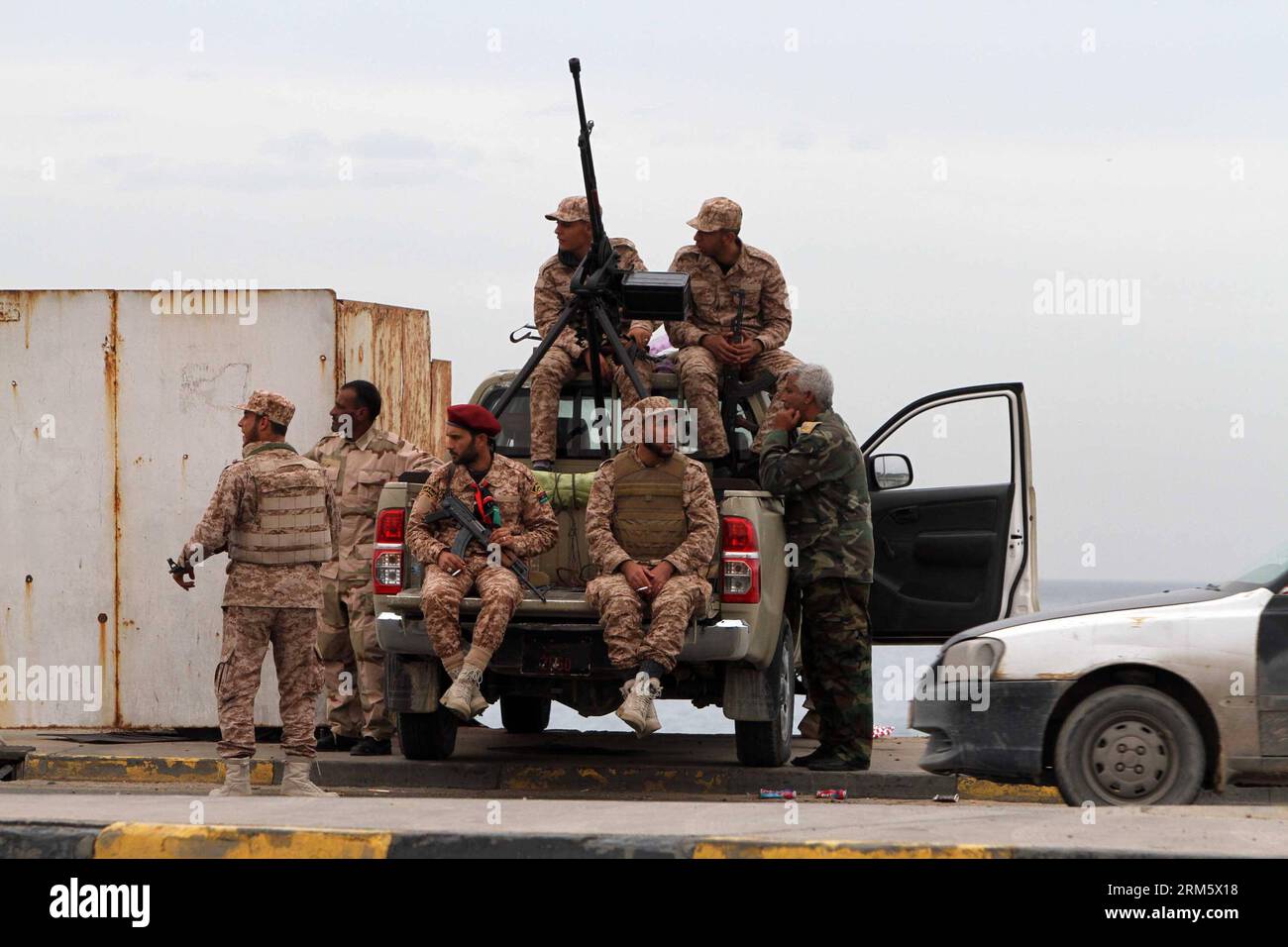 Anti aircraft machine gun positions hi-res stock photography and images ...