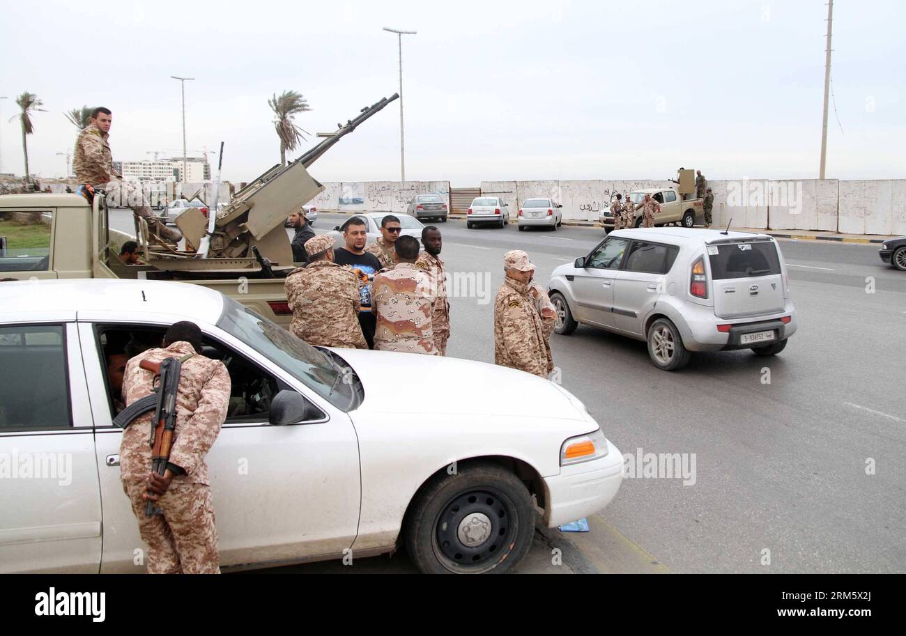 Anti aircraft machine gun positions hi-res stock photography and images ...