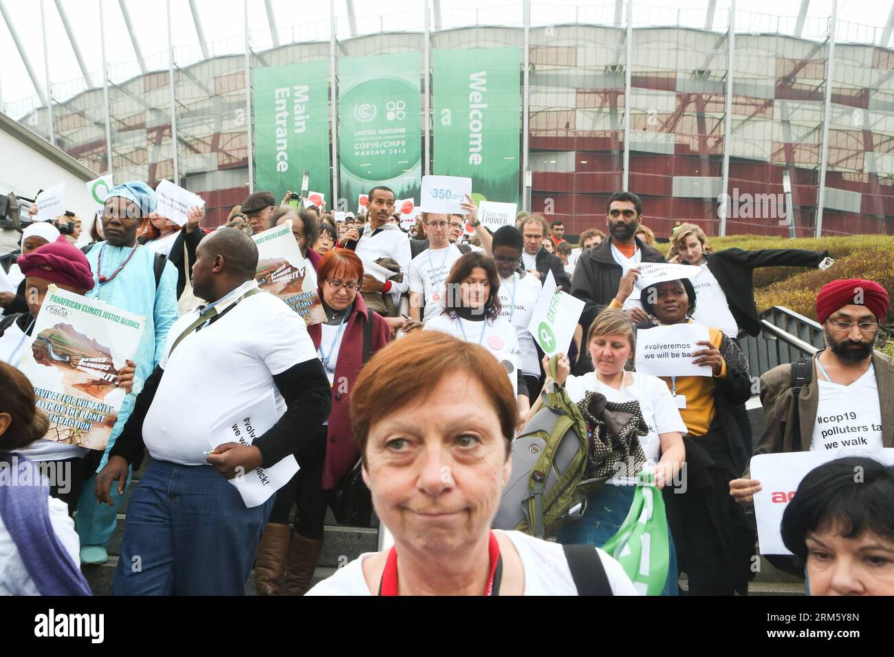 Un climate change conference banners hi-res stock photography and ...