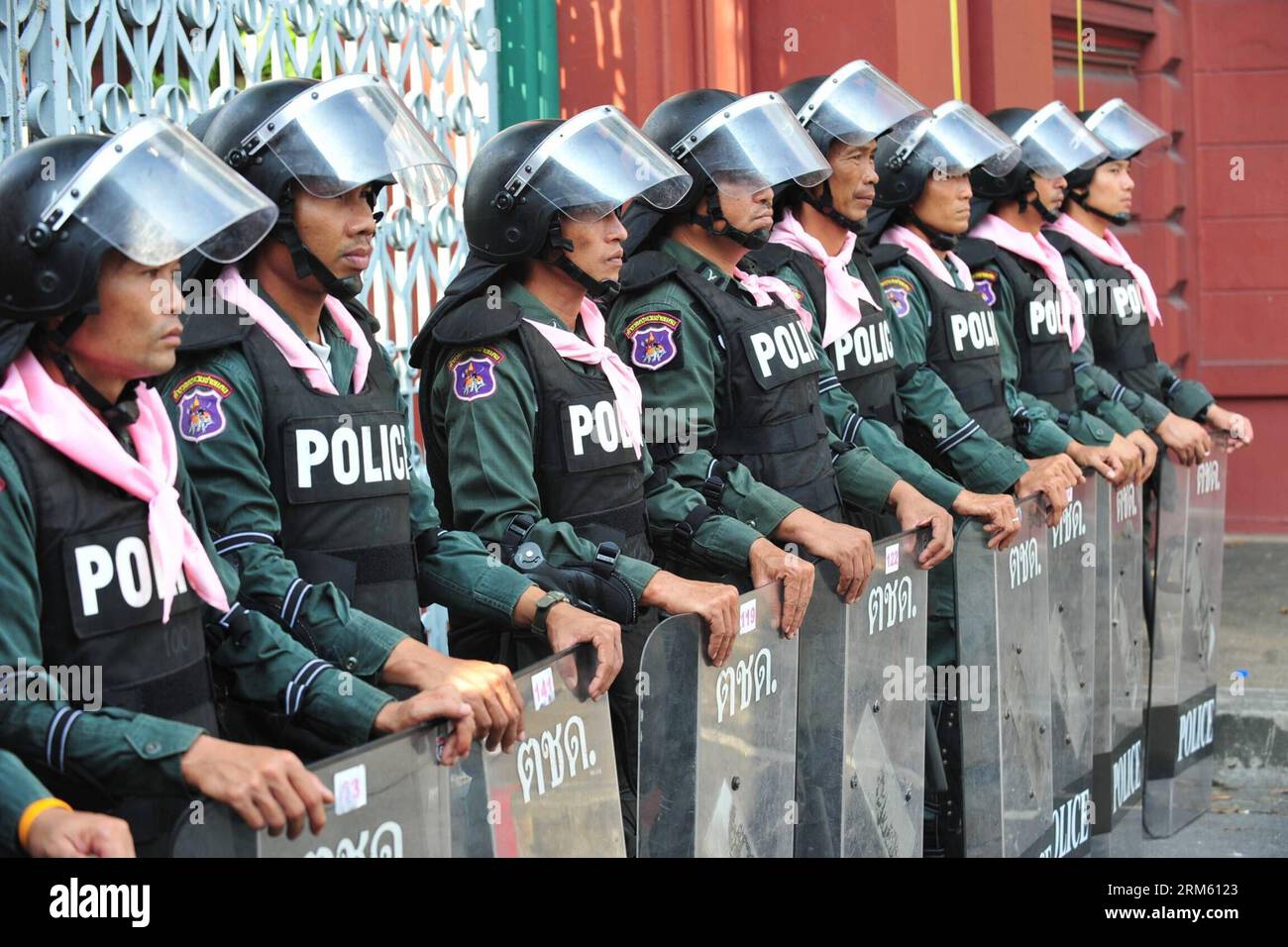 Thai security guard thai prime hi-res stock photography and images - Alamy
