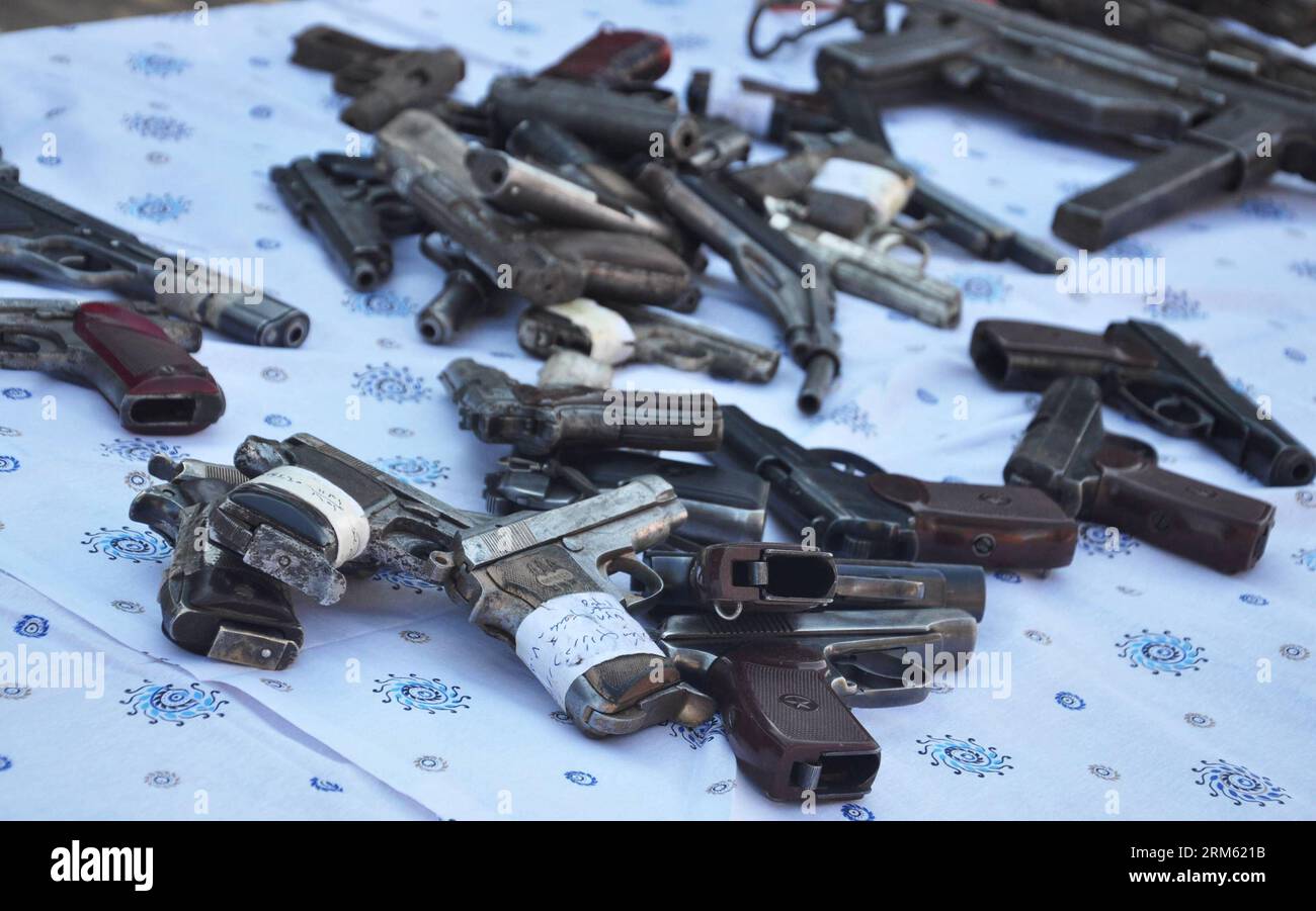 Waffenniederlegung hi-res stock photography and images - Alamy