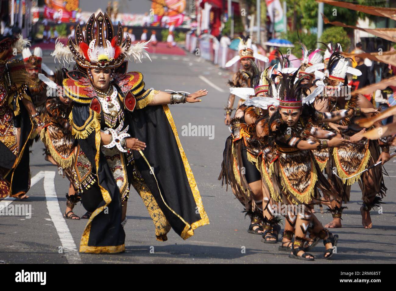 Tobe dance from south papua at BEN Carnival. This dance was used to ...