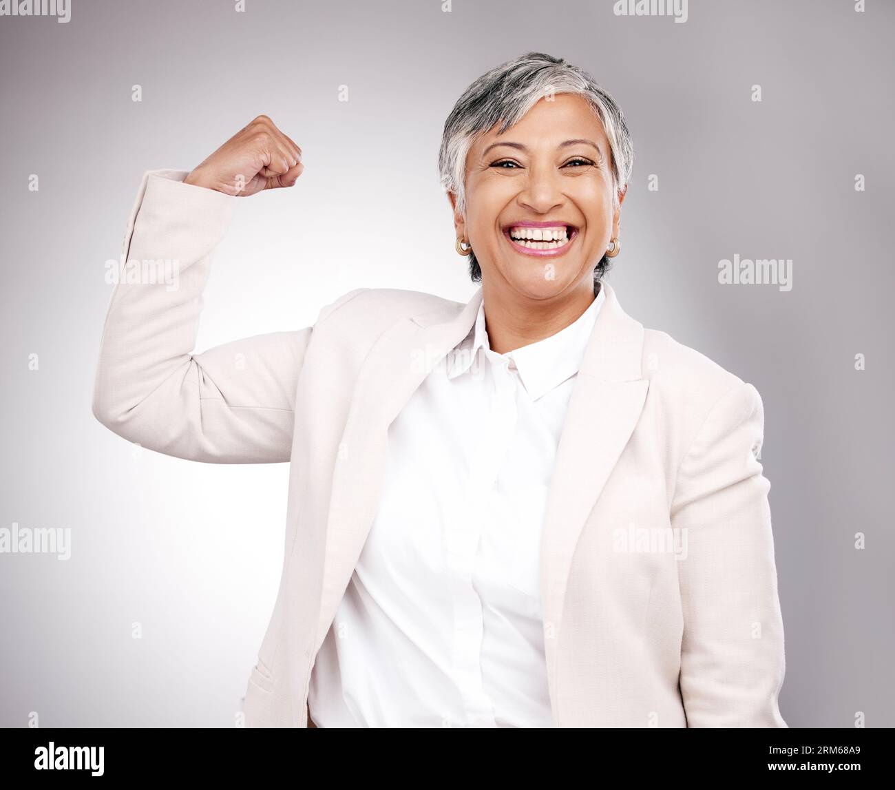 Female flex model hi-res stock photography and images - Alamy