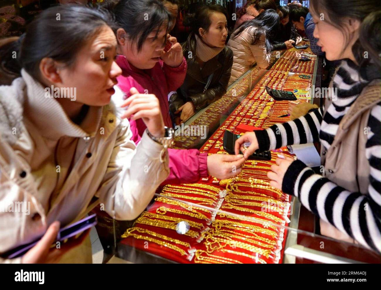 Goldstore hi-res stock photography and images - Alamy