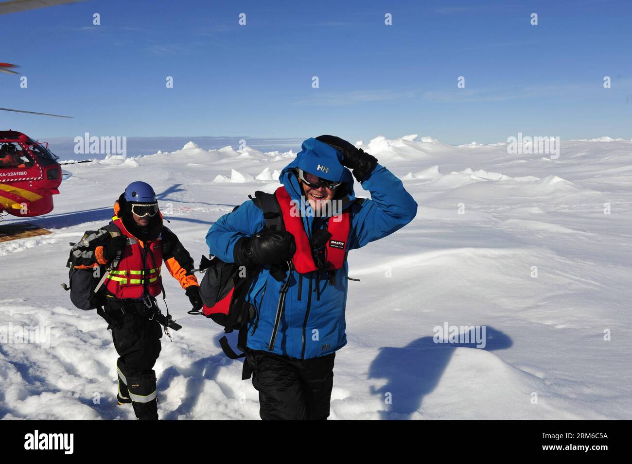 Passengers stuck at sea hi-res stock photography and images - Alamy
