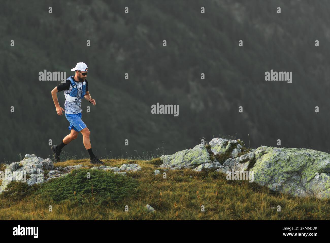 Long distance runner male hi-res stock photography and images - Alamy