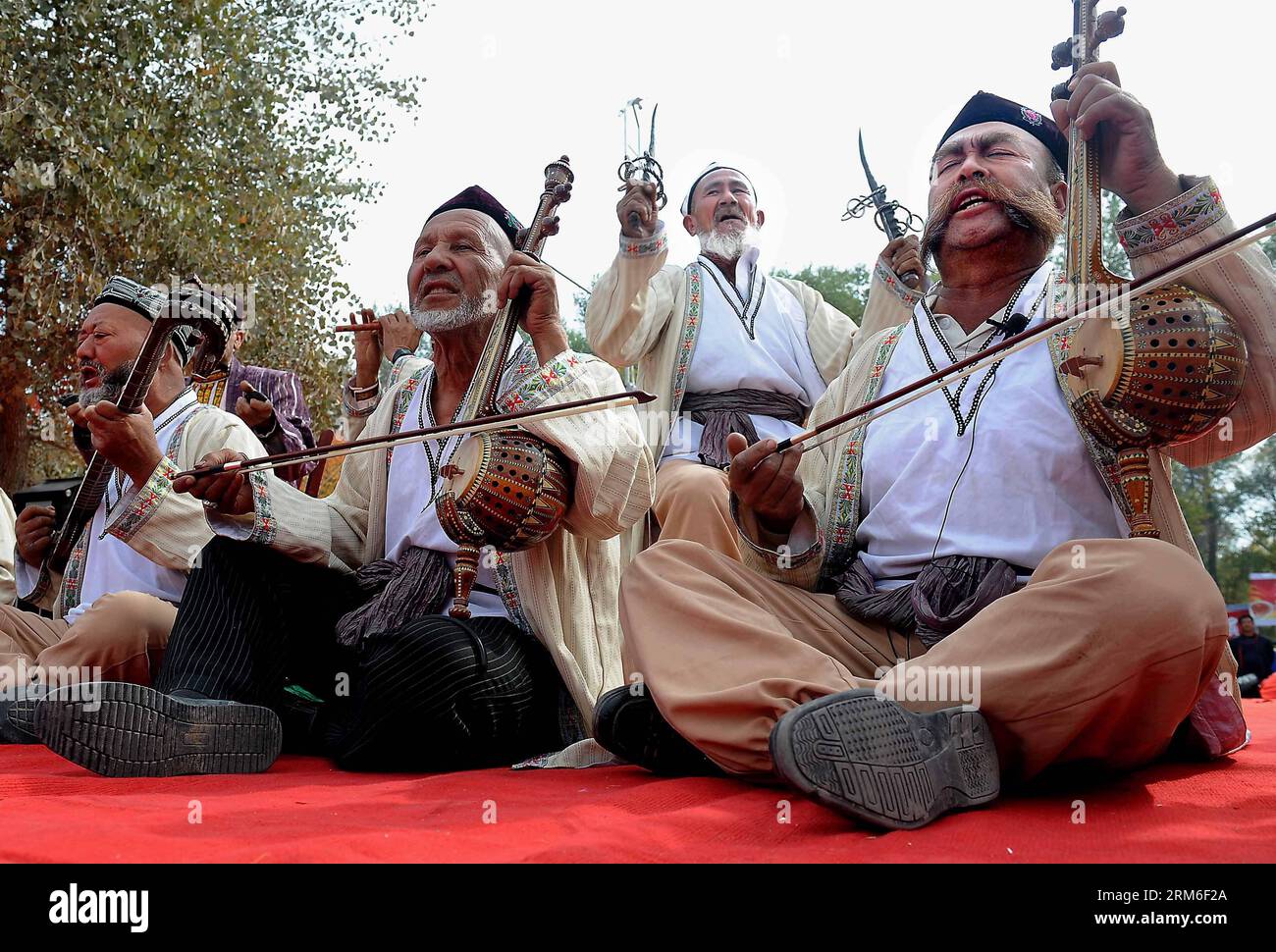 Uyghur ethnic group hi-res stock photography and images - Alamy