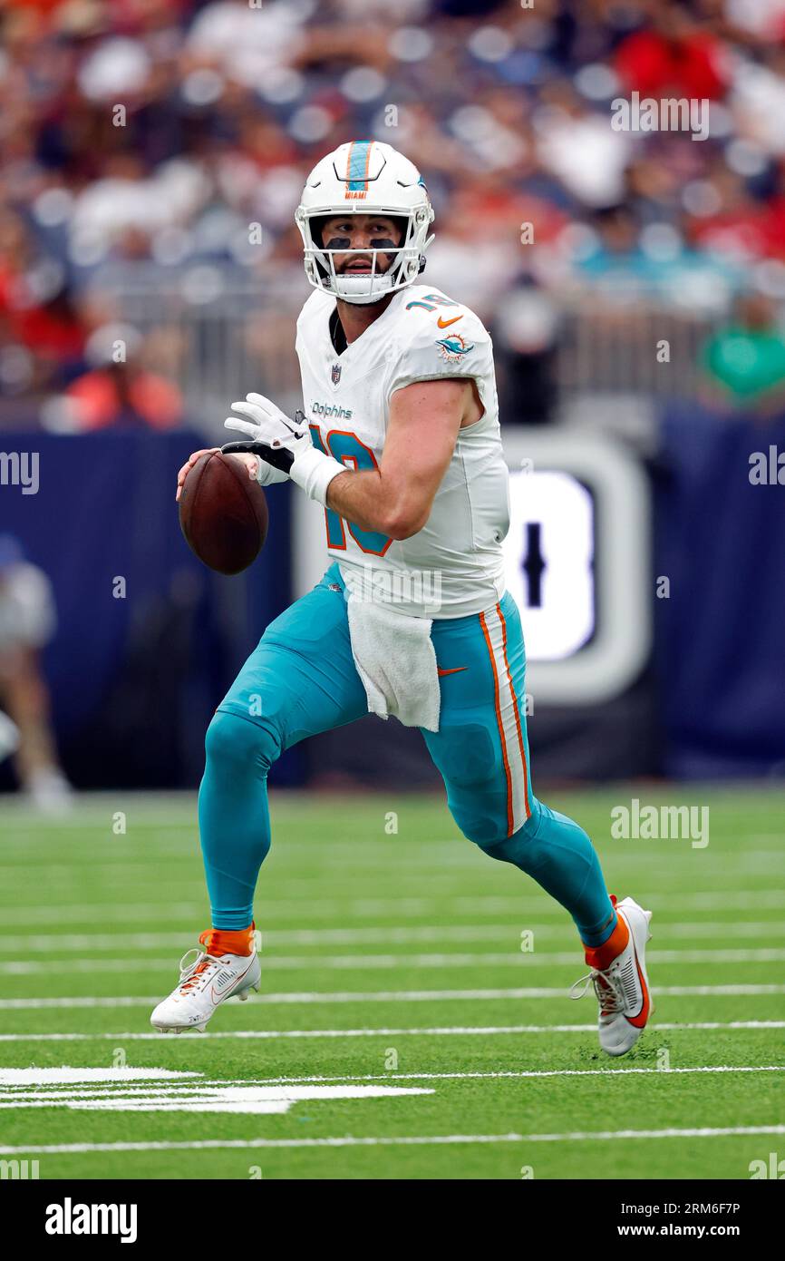 Miami Dolphins quarterback Skylar Thompson (19) in action during an NFL ...