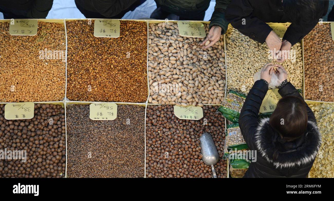 Slectnuts hi-res stock photography and images - Alamy