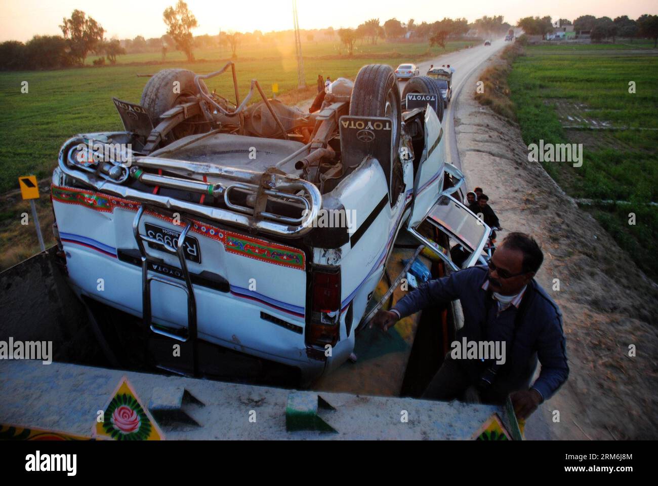 Pakistan school bus hi-res stock photography and images - Alamy