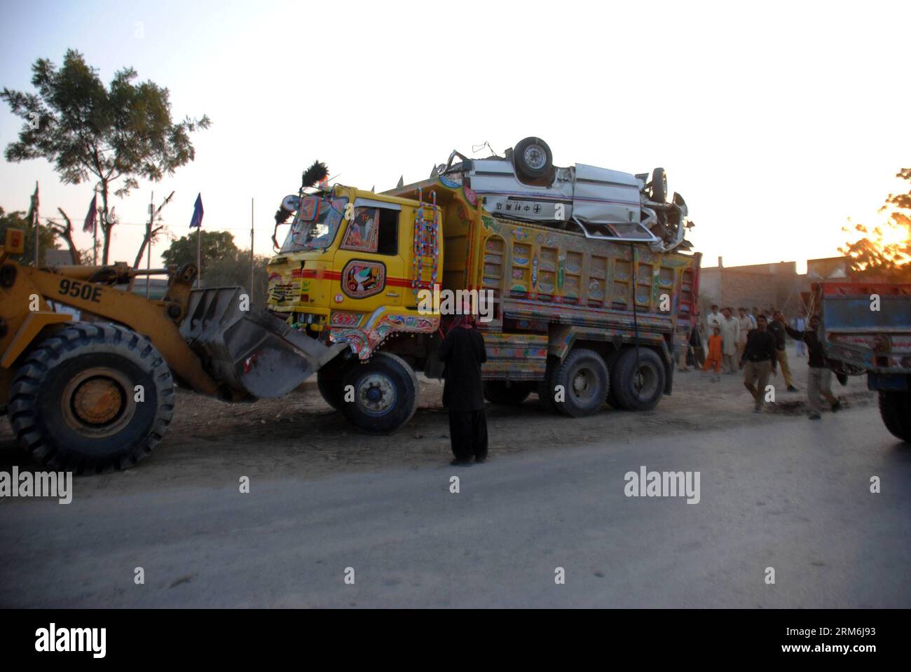 Pakistan school bus hi-res stock photography and images - Alamy