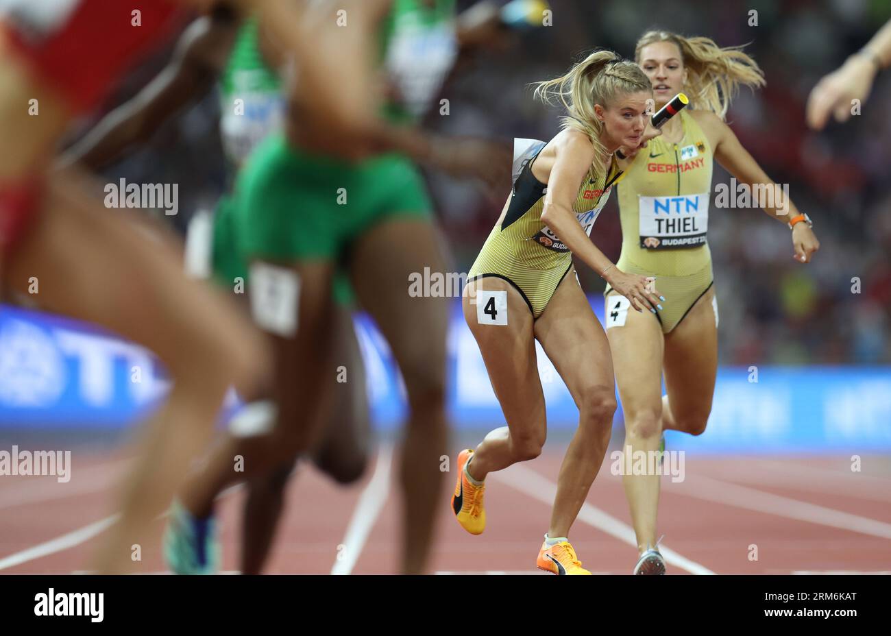 Budapest, Hungary. 26th Aug, 2023. Alica Schmidt (2nd R) of Germany ...