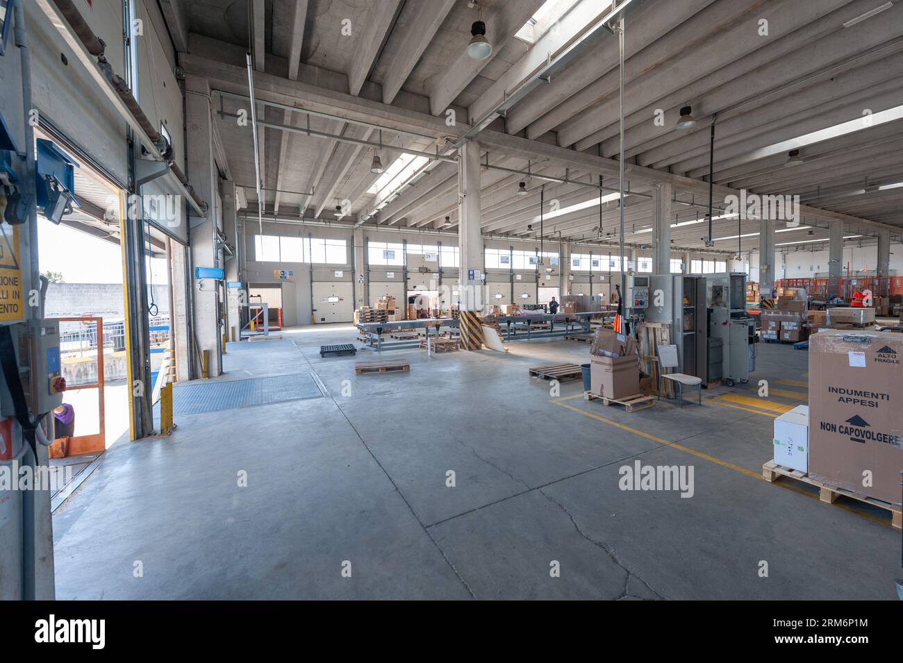 Shipping hub hi-res stock photography and images - Alamy