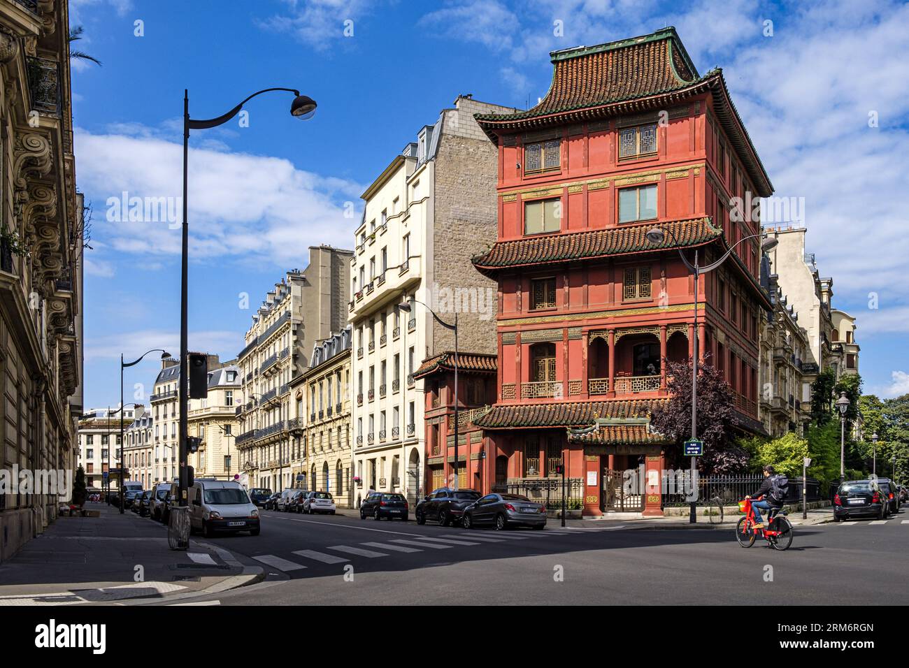 PARIS (75) 8EME ARRONDISSEMENT. PLACE GERARD OURY. "LA MAISON DE LOO ...