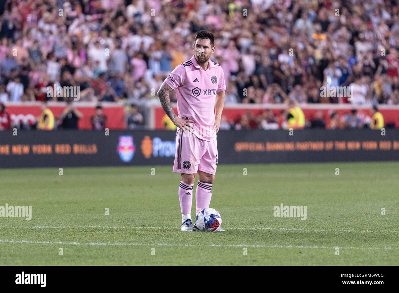 Lionel Messi (10) of Inter Miami prepares to perform direct free kick ...