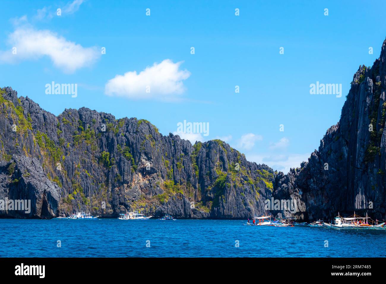 El Nido, Palawan, Philippines. Philippine boats in turquoise clean ...
