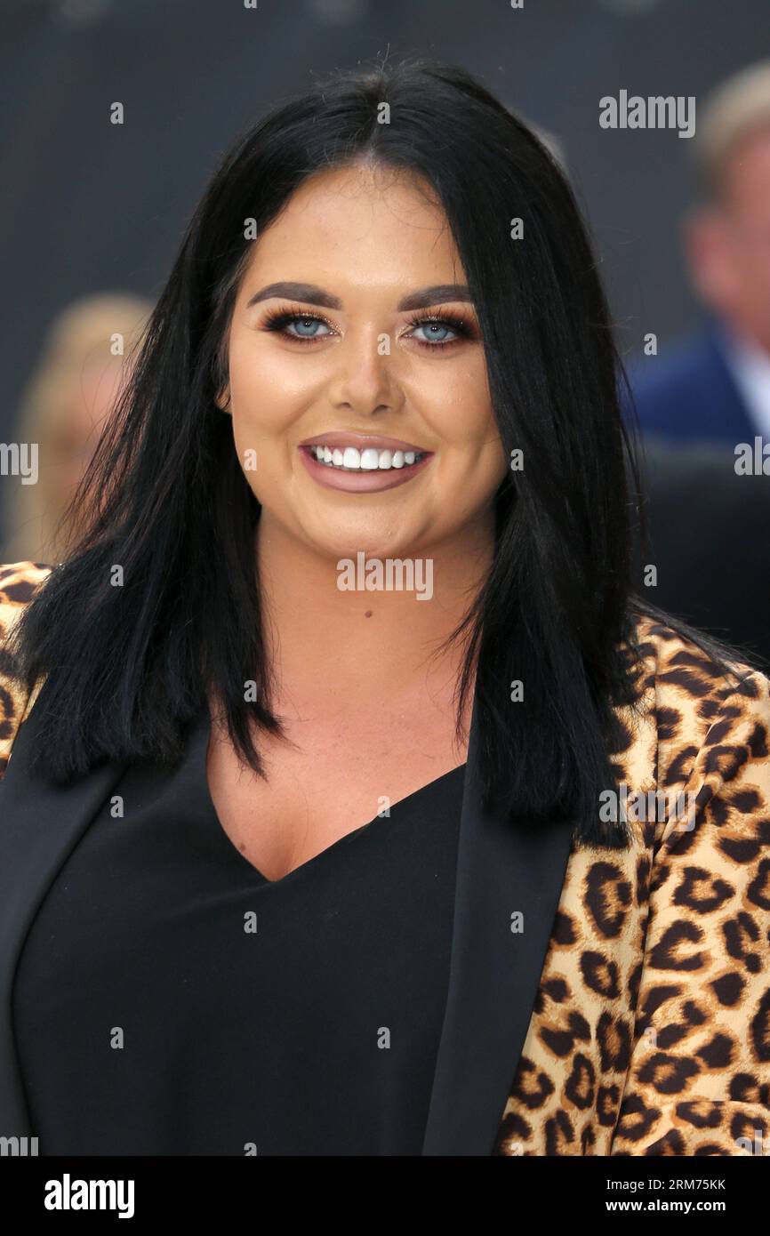 Scarlett moffatt hi-res stock photography and images - Alamy