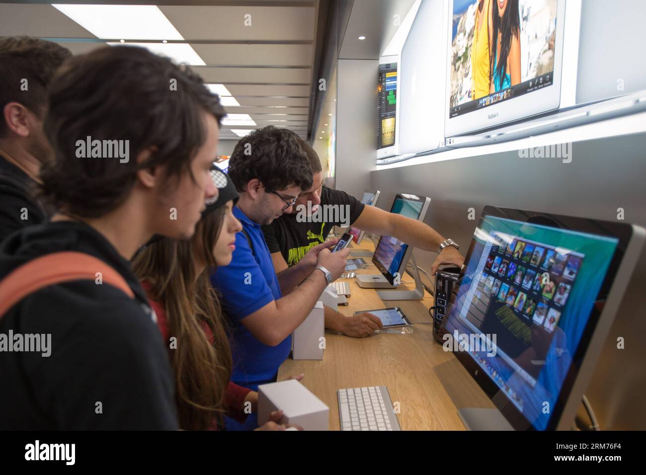 Village mall rio de janeiro hi-res stock photography and images - Alamy