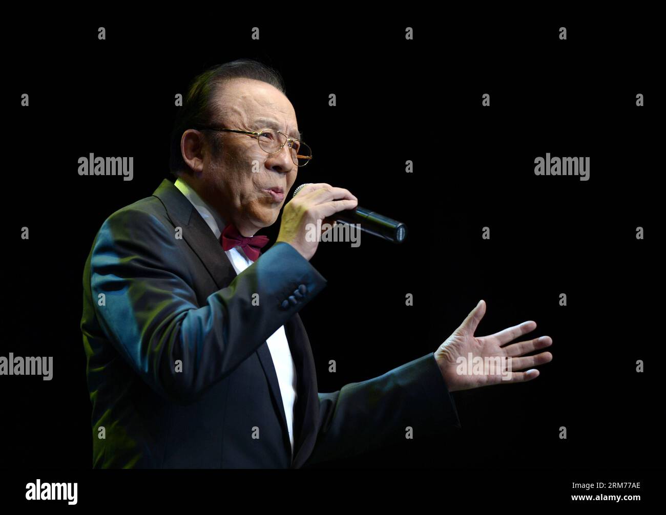 Singers Yang Hongji performs during the Cultures of China, Festival of ...