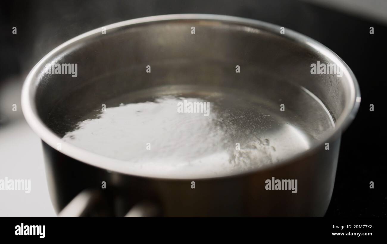 Boling water hi-res stock photography and images - Alamy