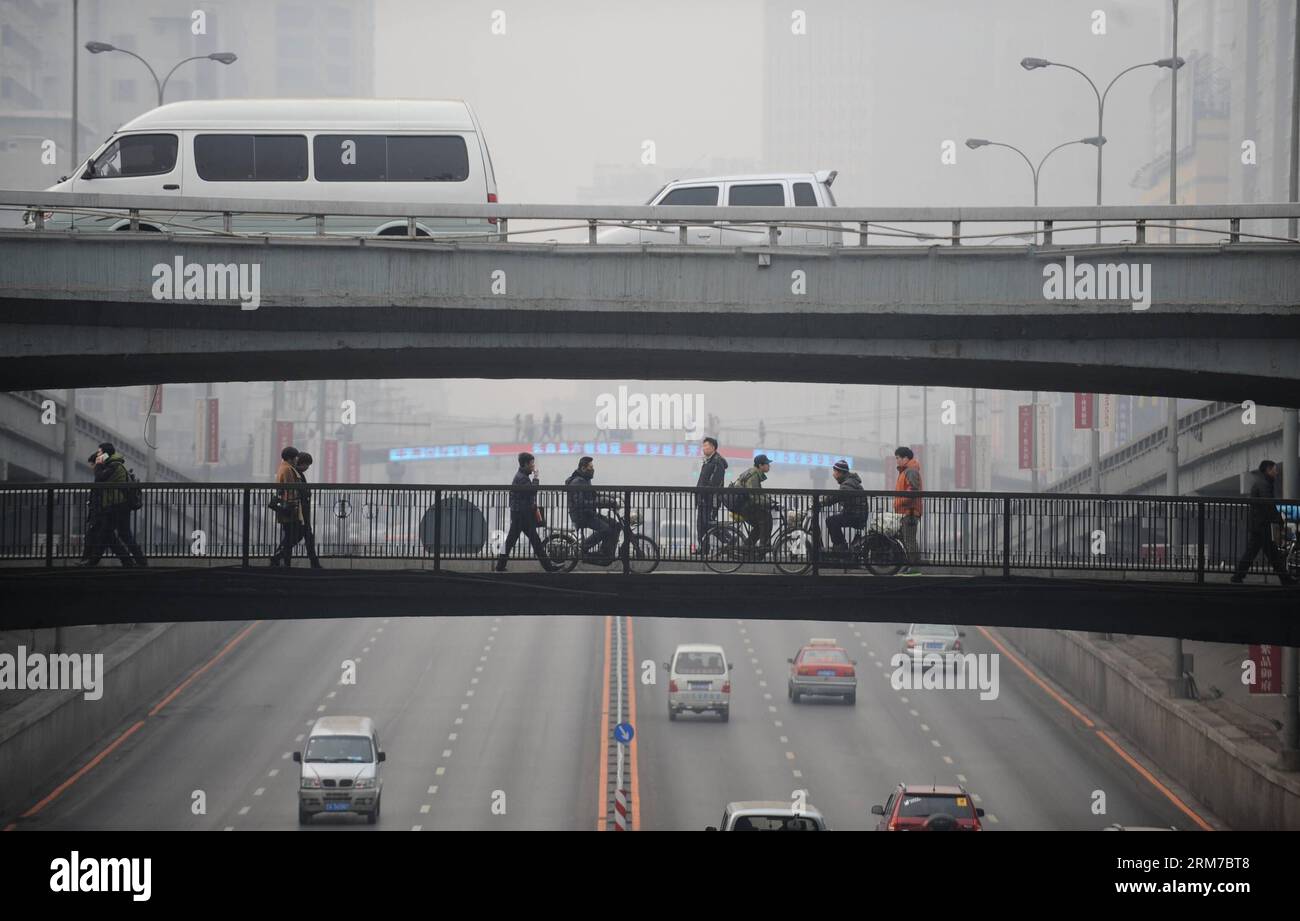 Smg shrouded hi-res stock photography and images - Alamy