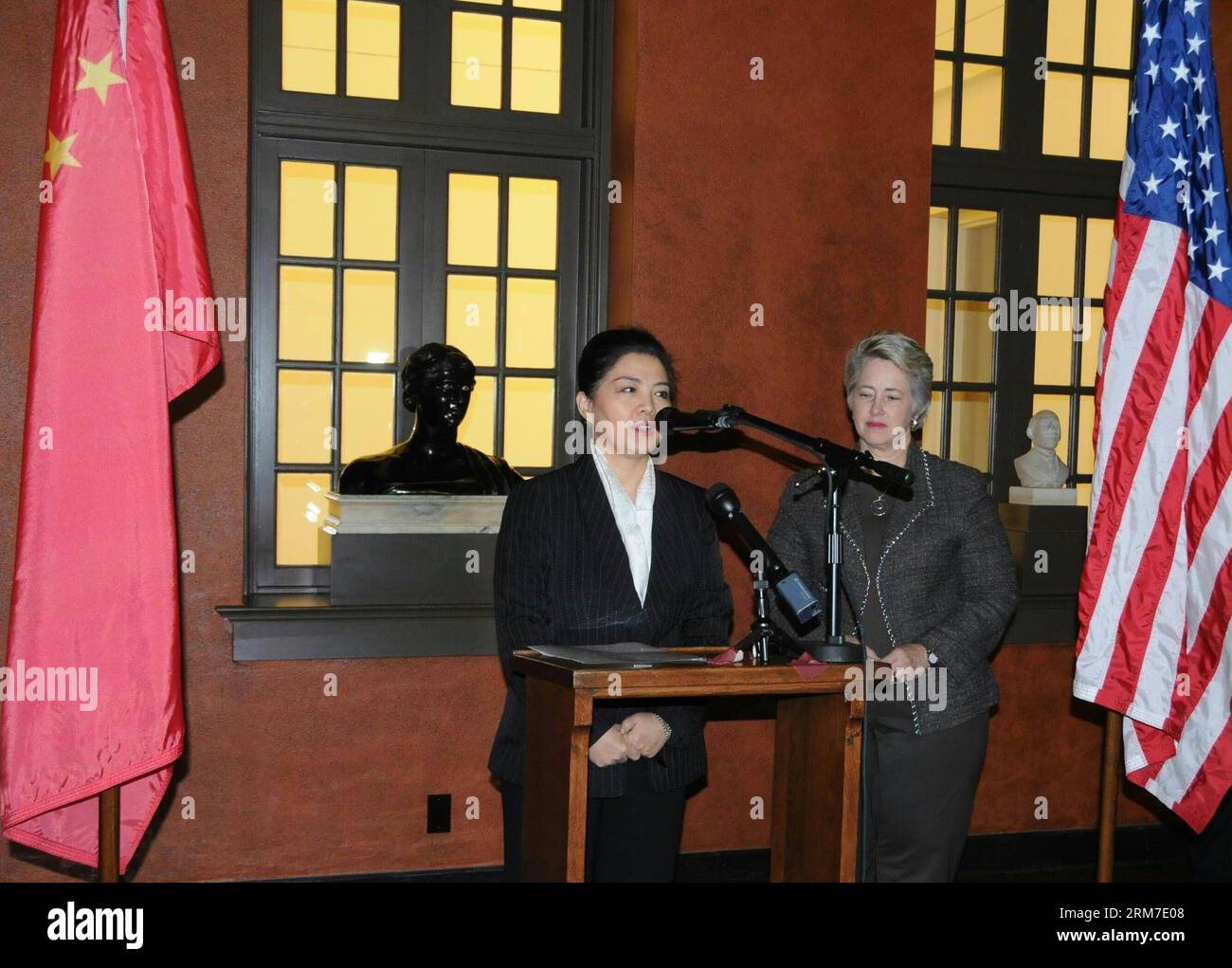 (140227) -- HOUSTON, (Xinhua) -- Chinese Consul General in Houston, Xu ...