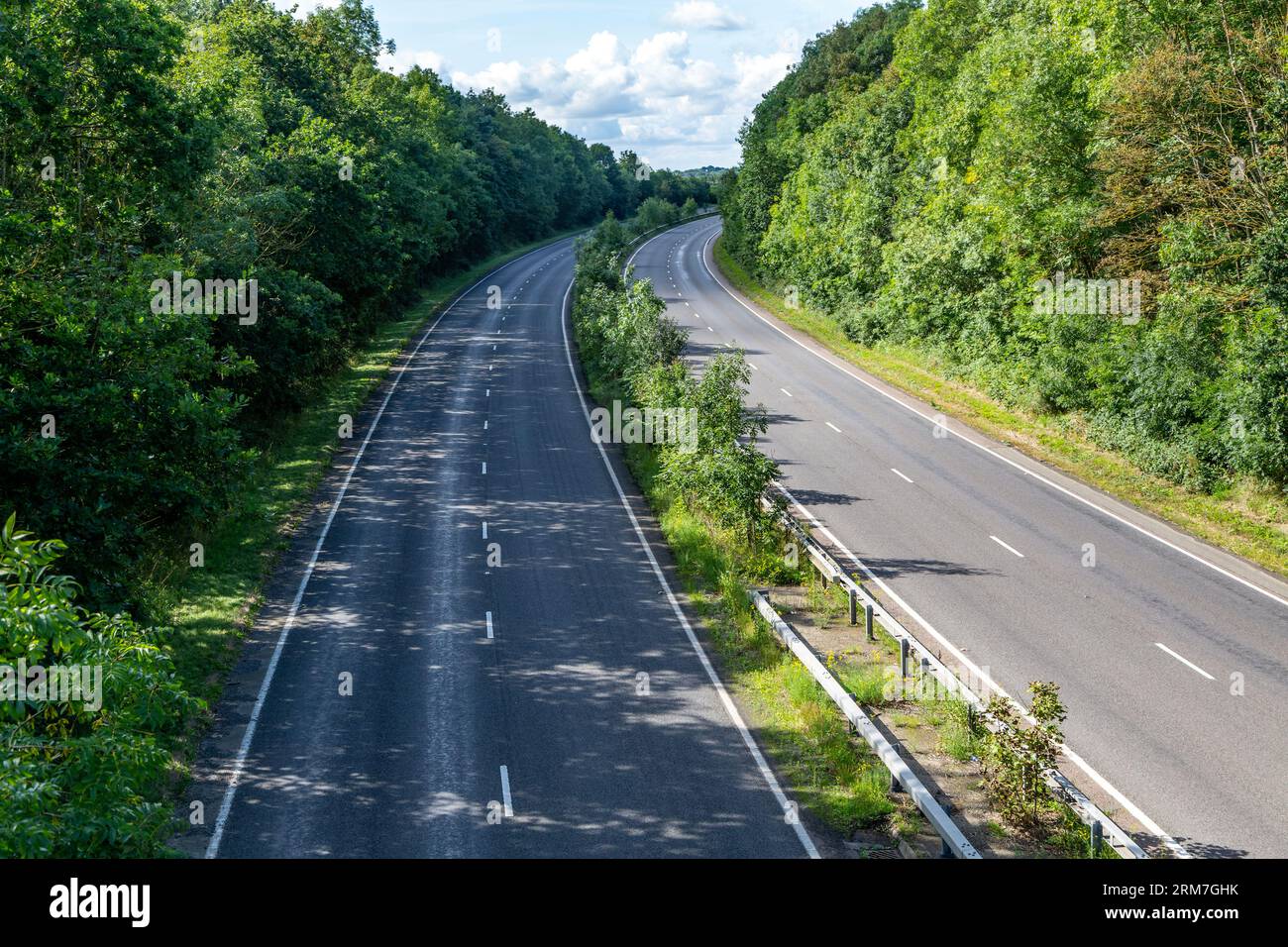 Dual carriageway road hi-res stock photography and images - Alamy