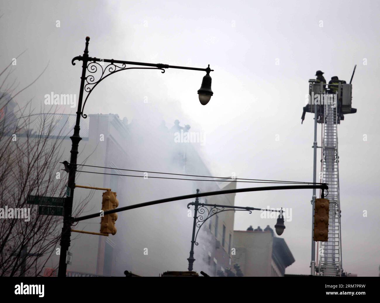 Us newyork manhattan explosion hi-res stock photography and images - Alamy