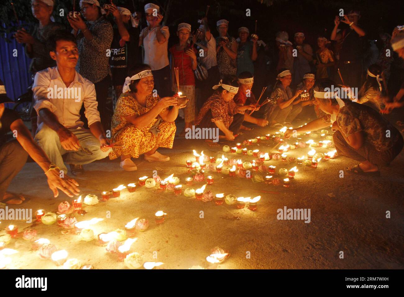 Penh mh370 prayr hi-res stock photography and images - Alamy