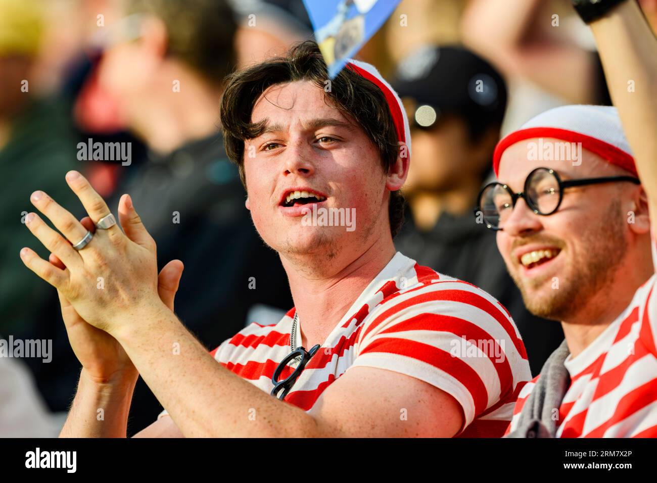 Lancashire cricket ground fans hi-res stock photography and images - Alamy
