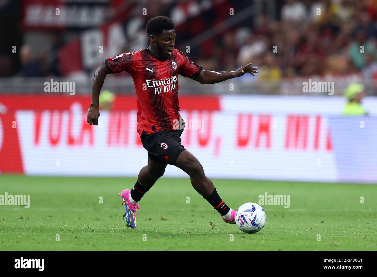Milano, Italy. 26th Aug, 2023. Yunus Musah of Ac Milan controls the ...