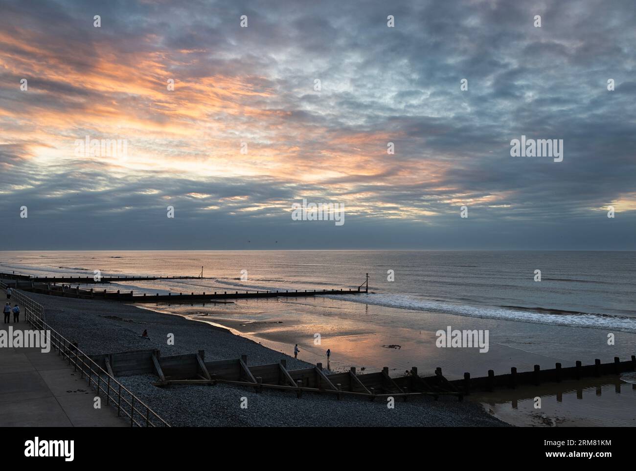 Groynes on the beach sheringham hi-res stock photography and images - Alamy