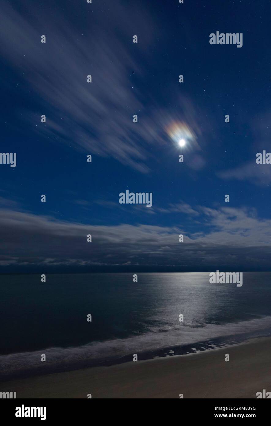 Moonrise over the strand hi-res stock photography and images - Alamy