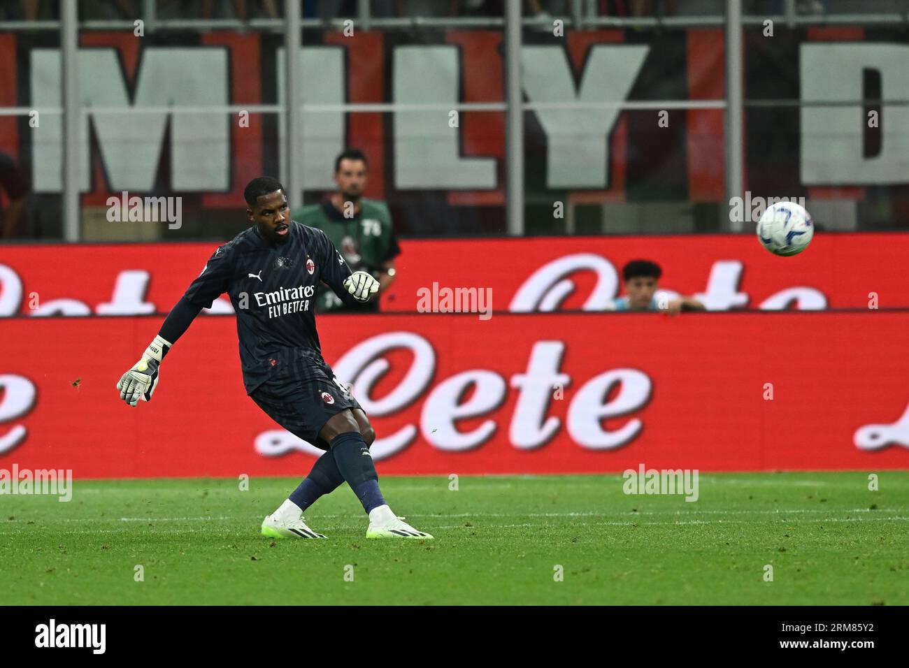 Mike maignan 2023 hi-res stock photography and images - Alamy