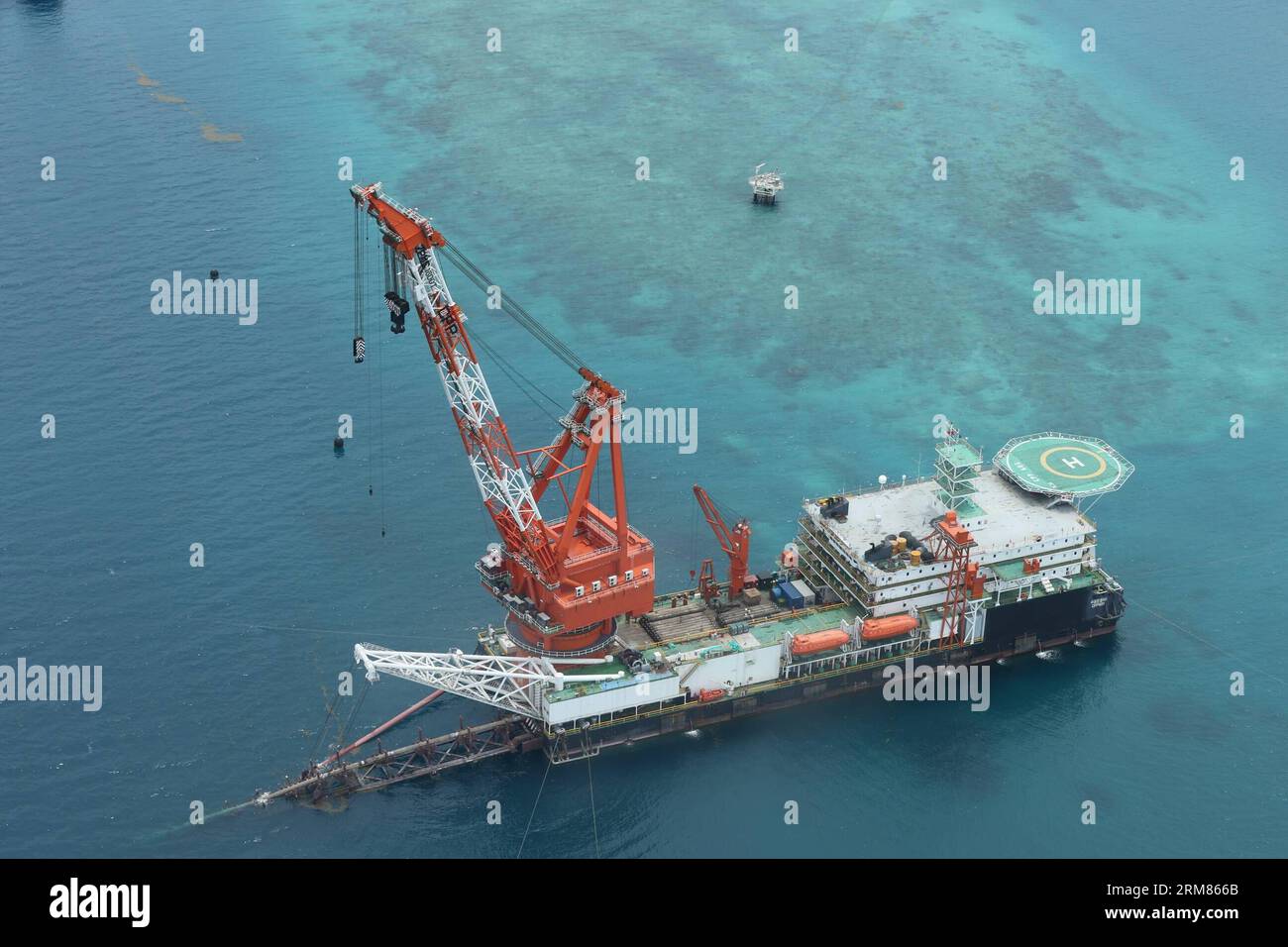 China tanzania pipeline hi-res stock photography and images - Alamy