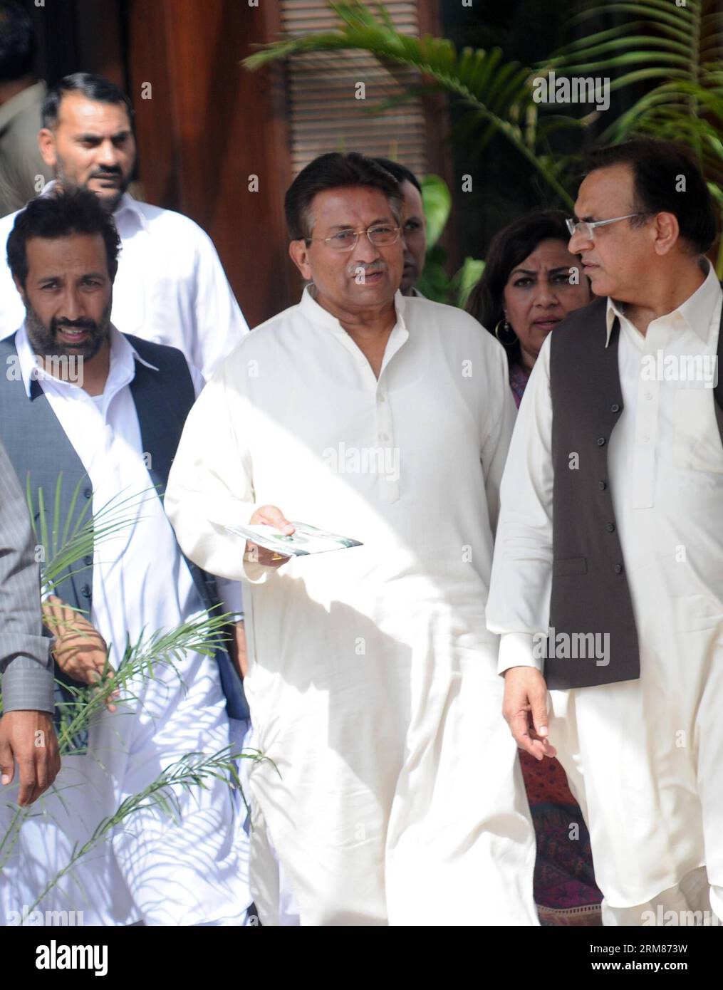 Controllst hi-res stock photography and images - Alamy