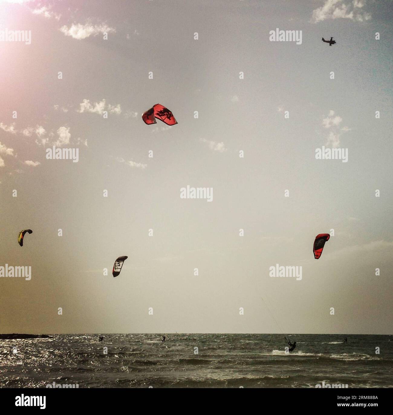 Paraglidand hi-res stock photography and images - Alamy