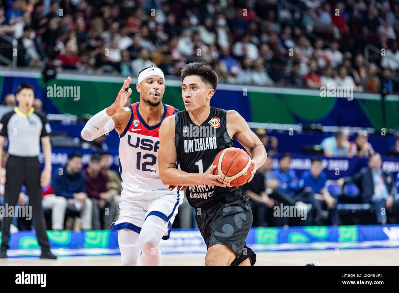 Manila, Philippines. 26th Aug, 2023. Josh Hart (L) of the United States ...
