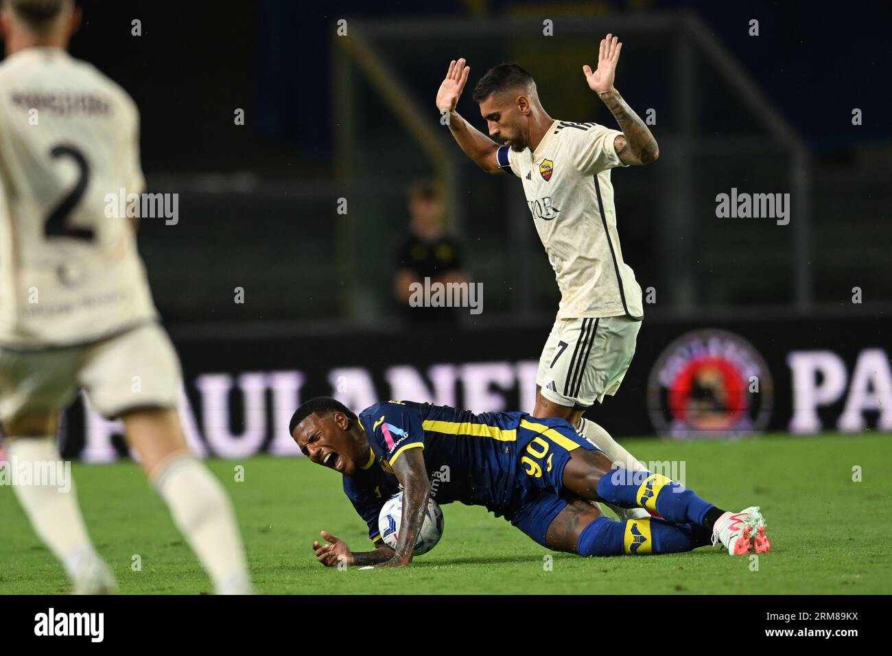 Michael Folorunsho (Hellas Verona)Lorenzo Pellegrini (Roma) during the ...