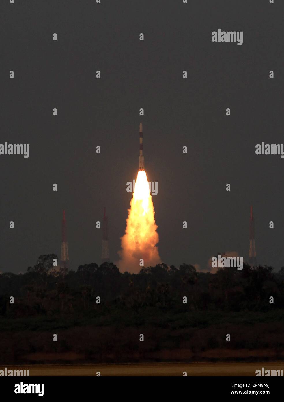 Satellitenstart hi-res stock photography and images - Alamy