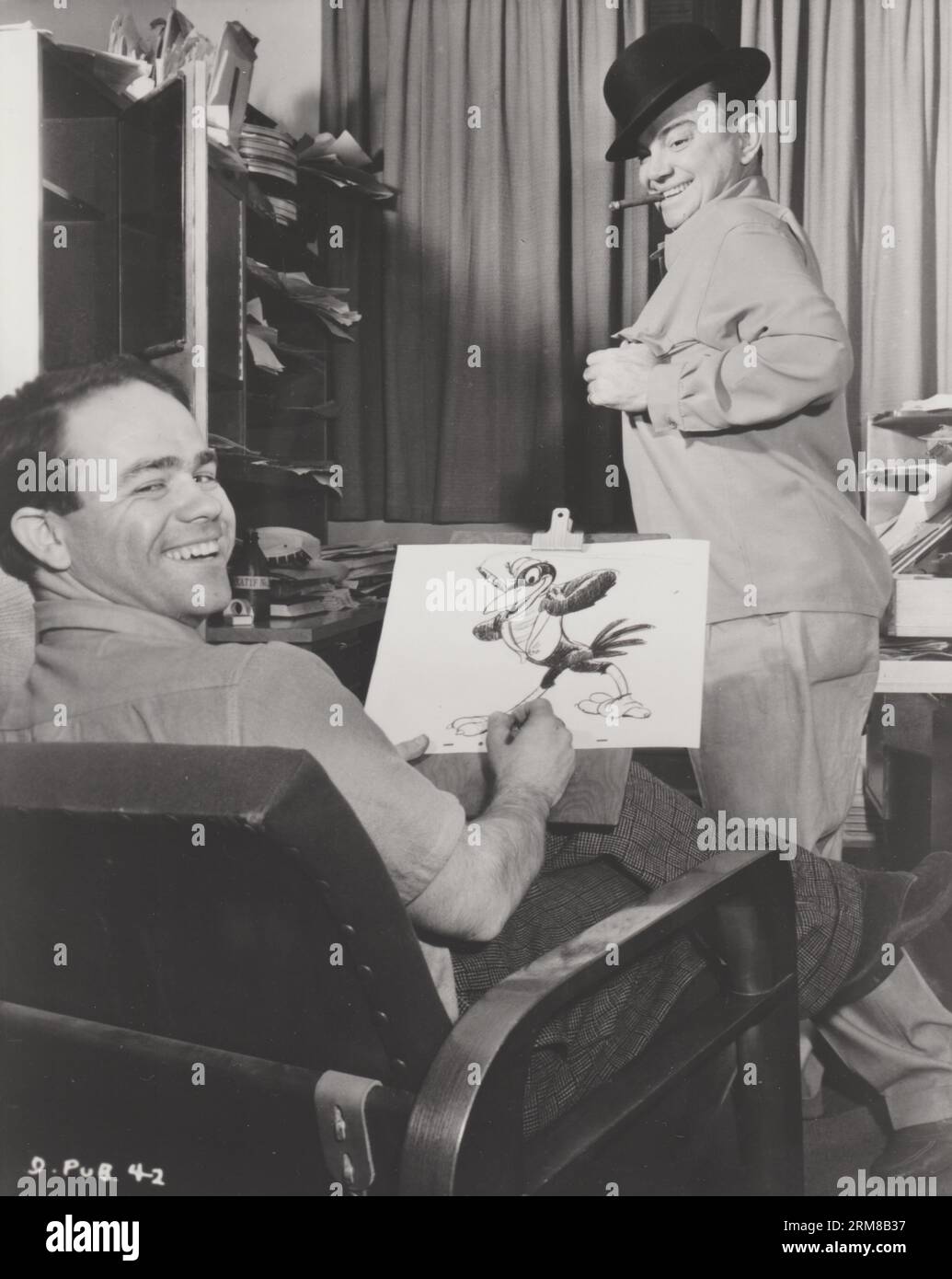 Dumbo (RKO, 1941). WALT DISNEY BEHIND THE SCENES CARTOONIST Stock Photo ...