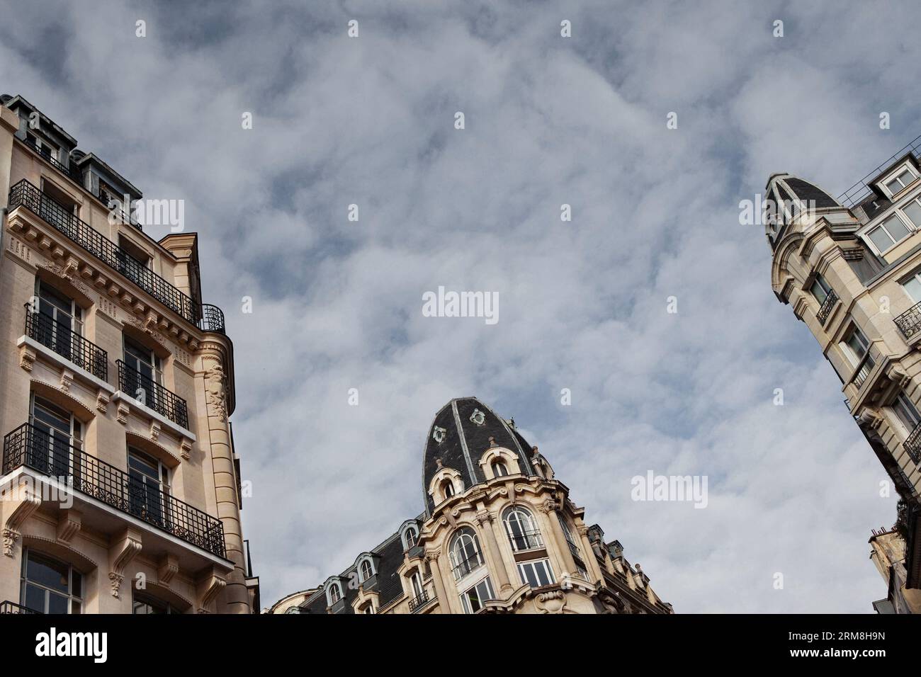 Classic stone buildings in Paris Stock Photo - Alamy