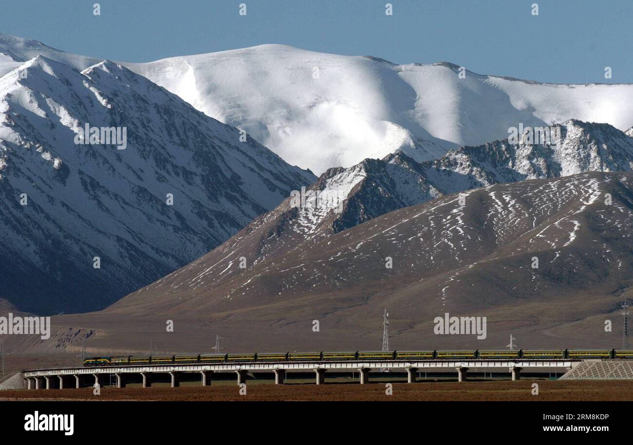 Golmud lhasa section hi-res stock photography and images - Alamy