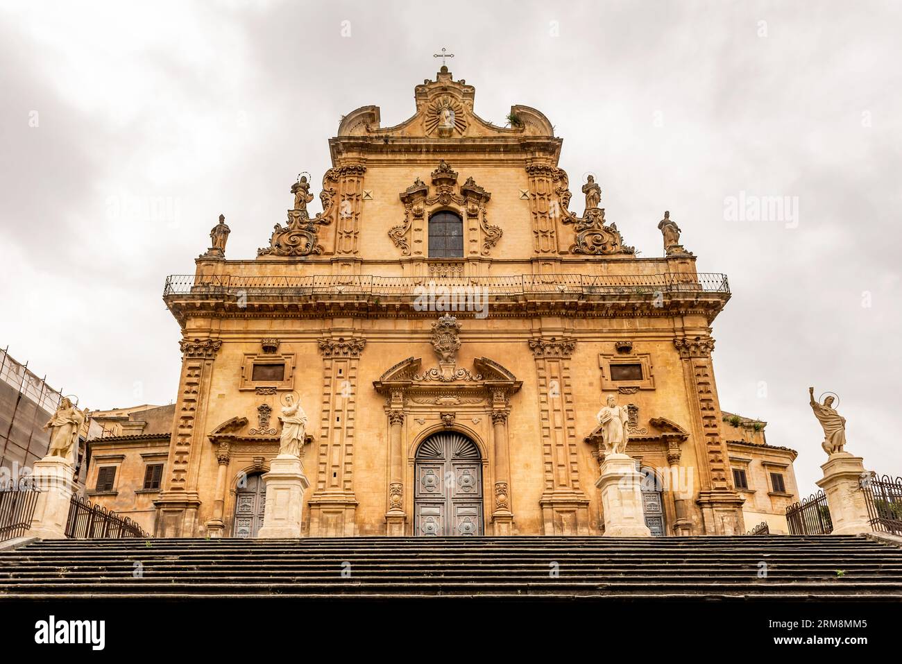 Cattedrale san pietro hi-res stock photography and images - Alamy