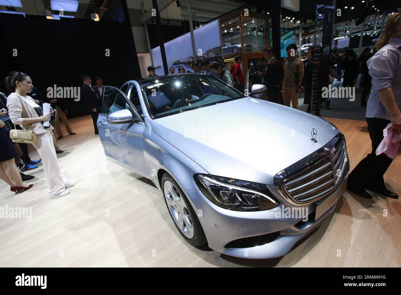 China auto show 2000 hi-res stock photography and images - Alamy