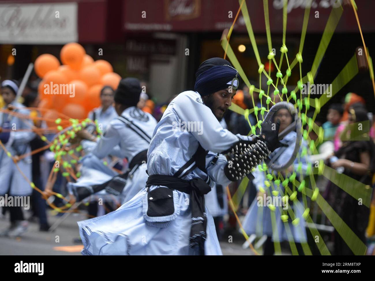 (140426) -- NEW YORK, April 26, 2014 (Xinhua) -- Sikh people attend Sikh Parade in Manhattan ...
