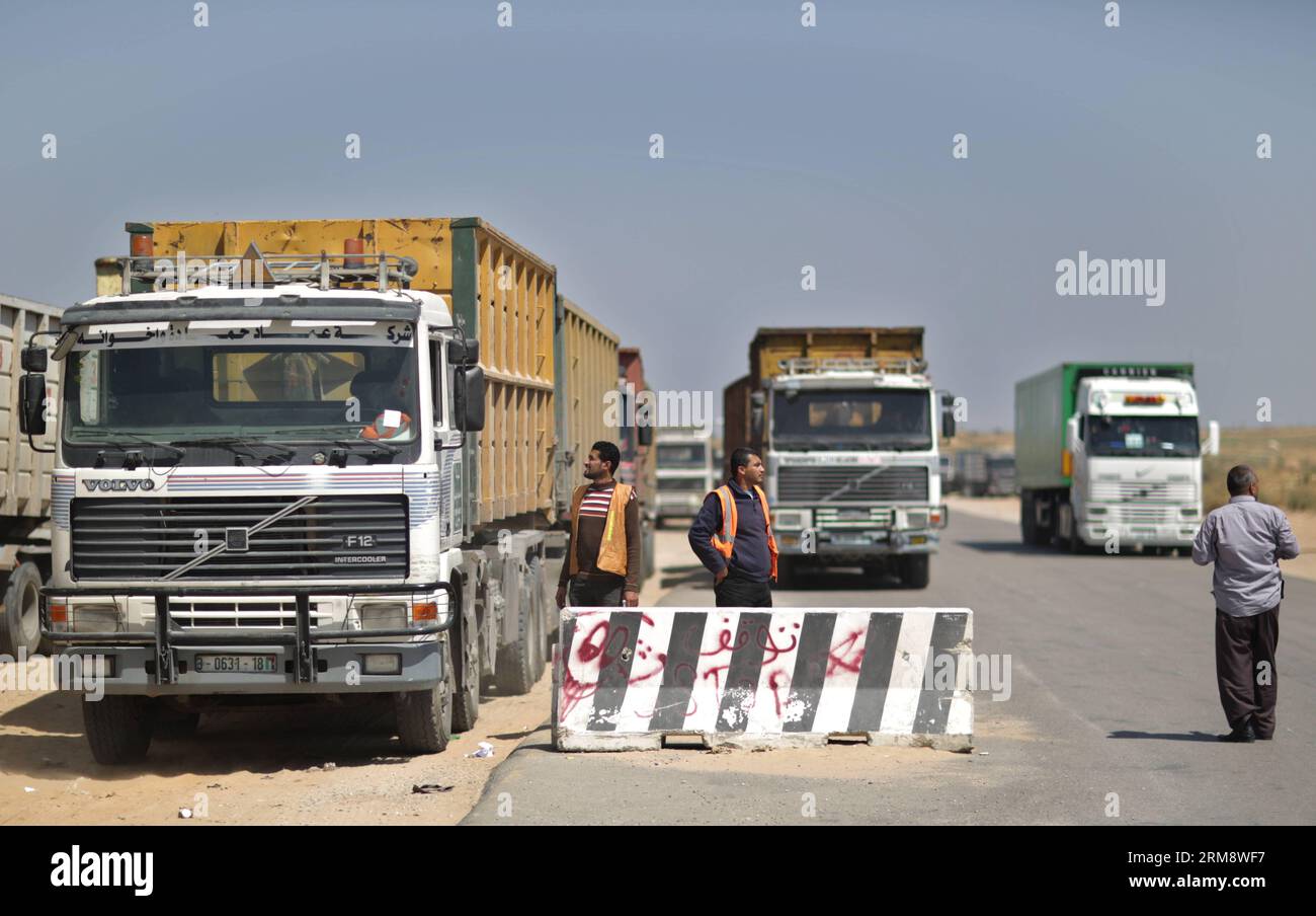Palestinian trucks hi-res stock photography and images - Alamy