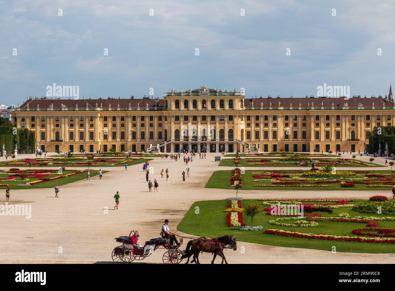 Vienna, Austria - August 2nd 2017: Traditional Viennese horse-drawn ...